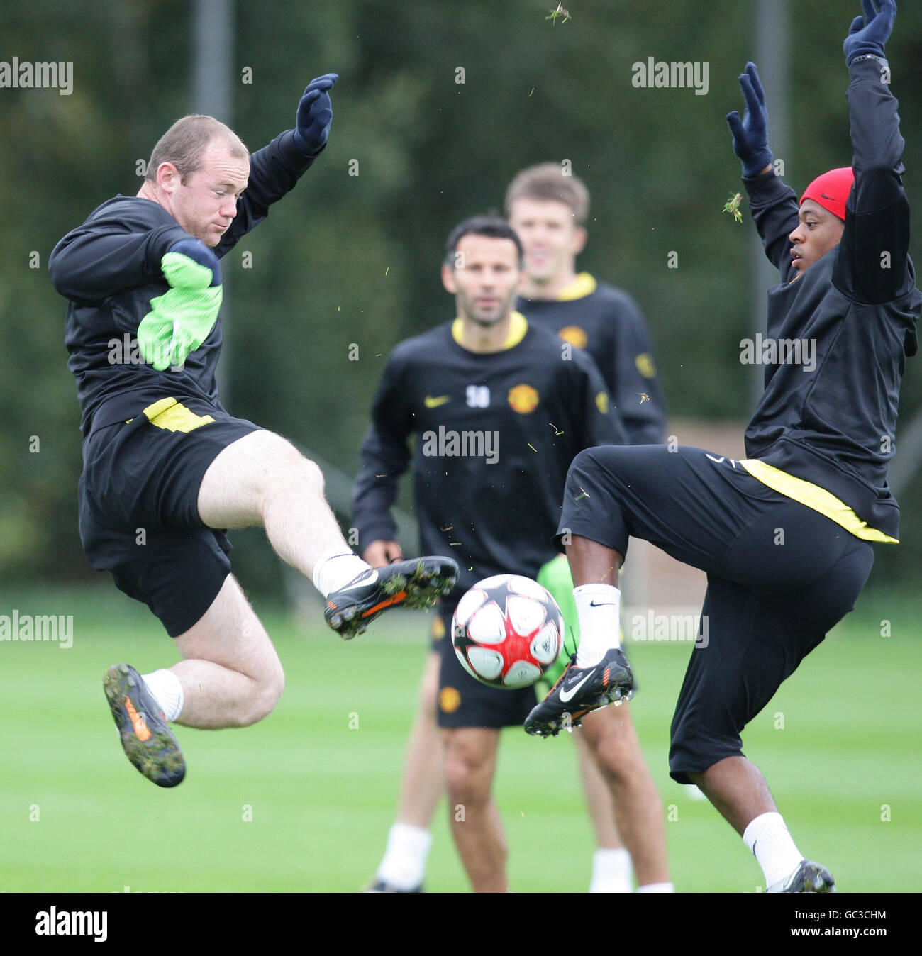 Manchester united players carrington training ground hi-res stock ...