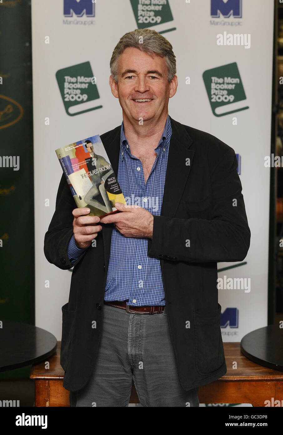 Hatchards bookstore in london hi-res stock photography and images - Alamy