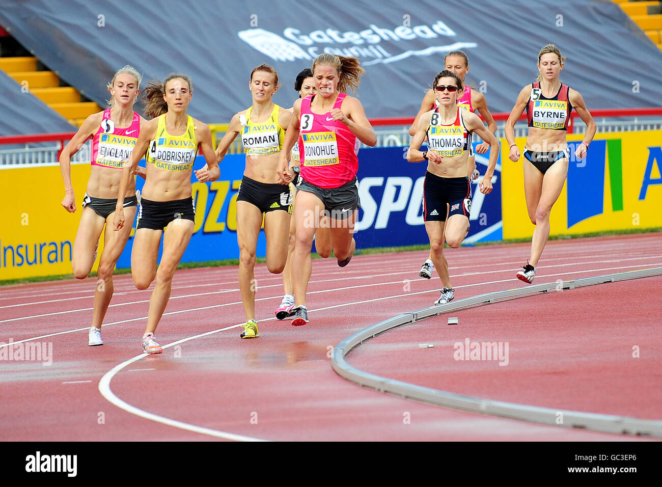 Action from the womens 1500 meters hi-res stock photography and images ...