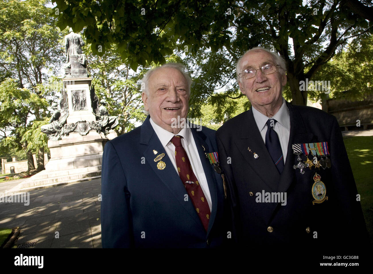 World War 2 veterans, from left Bob Draper, Alan Deakins, Larry Taylor ...