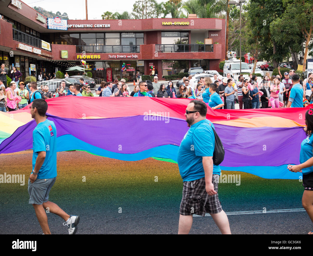 Giant pride flag hi-res stock photography and images - Alamy