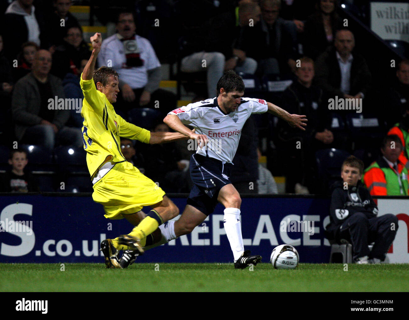 Tottenham hotspurs peter crouch hi-res stock photography and images - Alamy