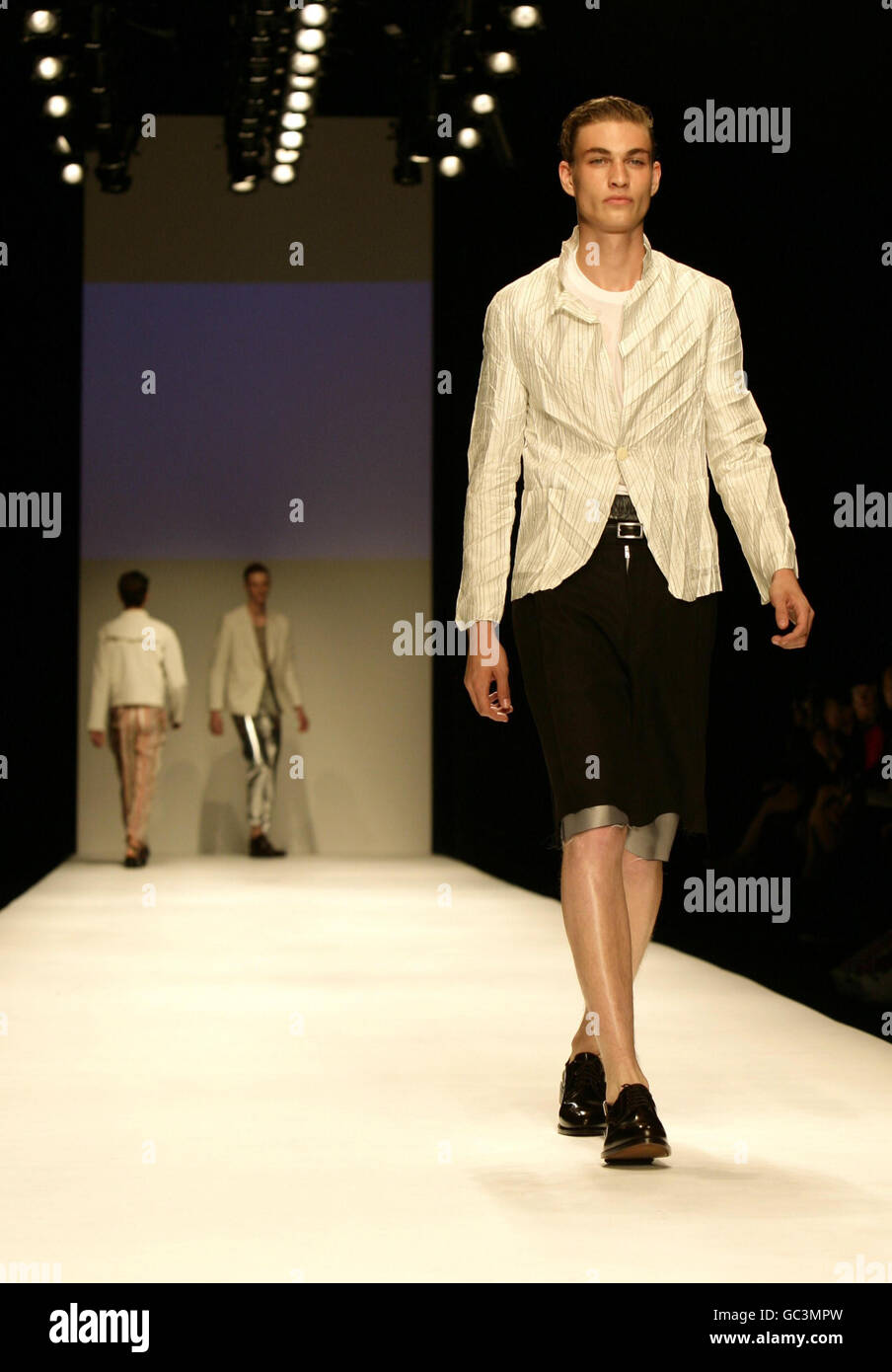 London Fashion Week - Tim Soar Catwalk Stock Photo - Alamy