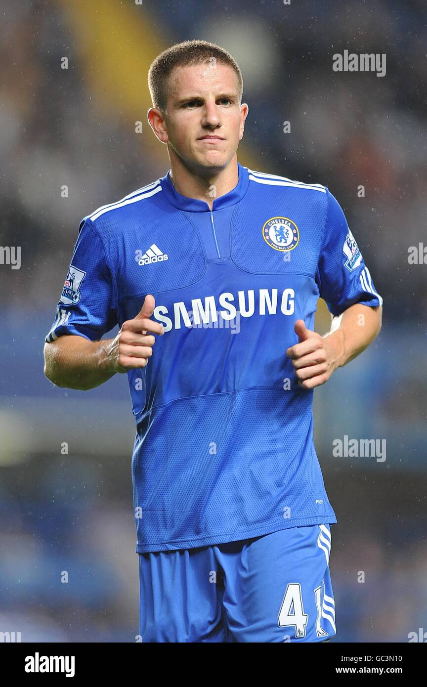 Queens park rangers sam hutchinson hi-res stock photography and images ...