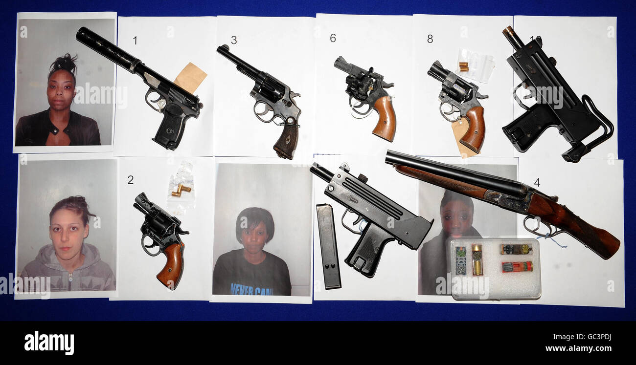 Metropolitan police firearms unit hi-res stock photography and images ...