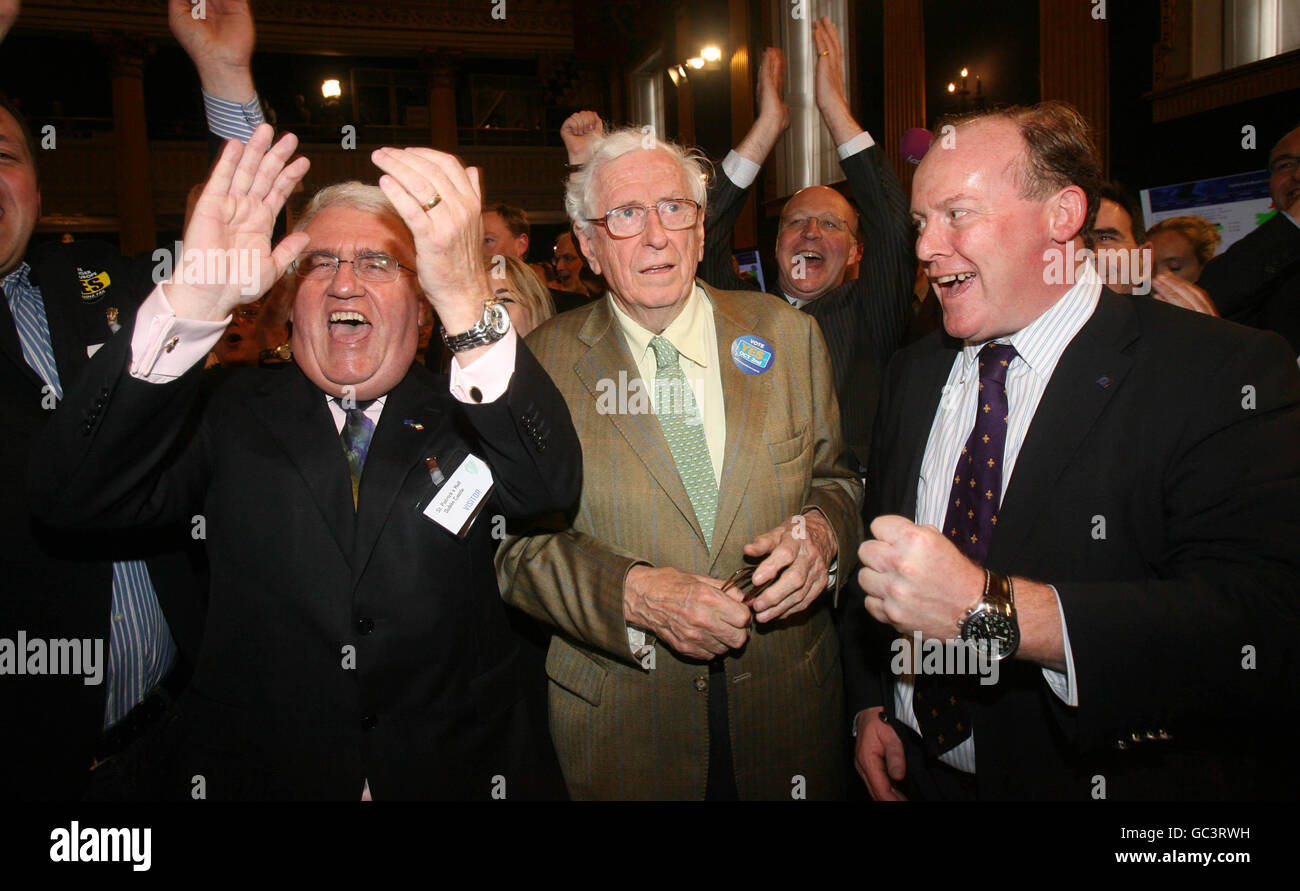 L-R Europe Minister Dick Roche, former Taoiseach Garret Fitzgerald and ...