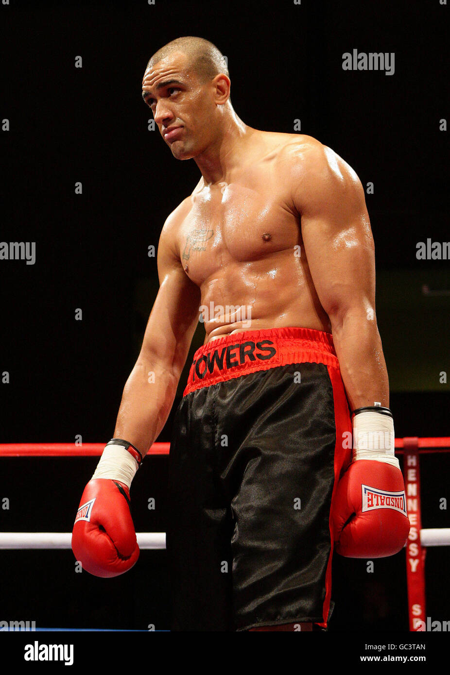 Richard Towers during his Heavyweight fight against Michael ...