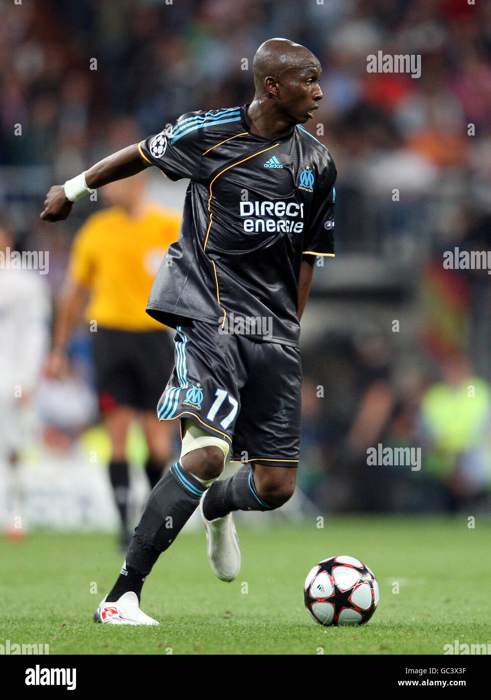 Santiago bernabeu stadium stephane mbia hi-res stock photography and ...