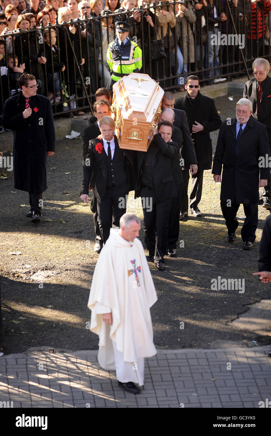 Singer stephen gately left hi-res stock photography and images - Alamy