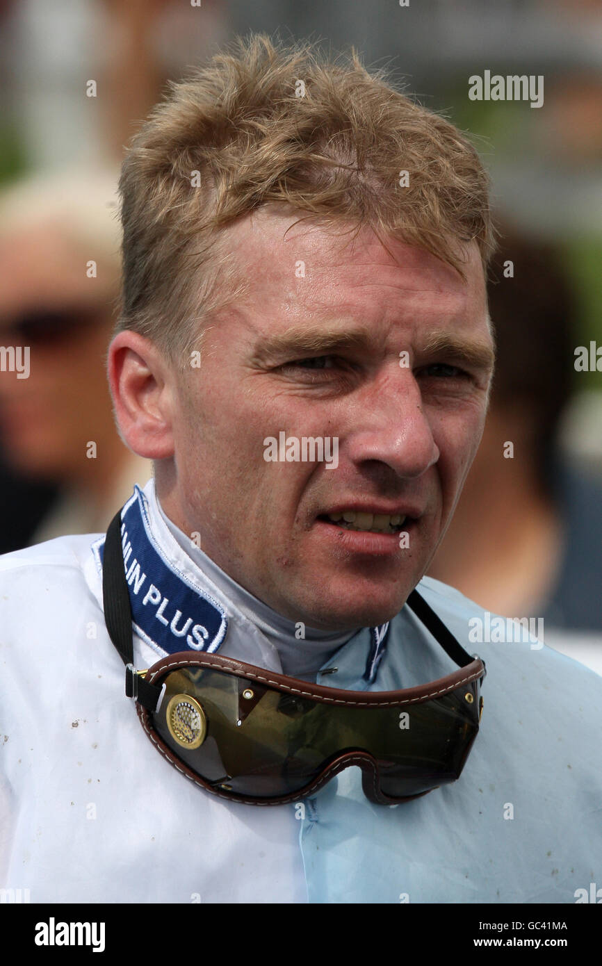Horse Racing - 2009 Ebor Festival - Darley Yorkshire Oaks & Ladies Day ...