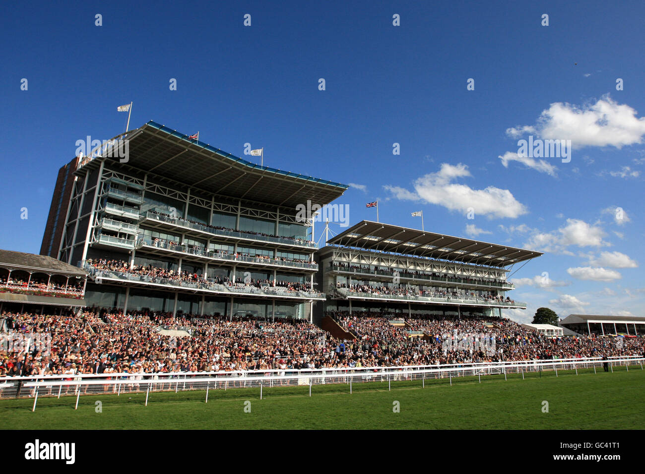 Horse Racing - 2009 Ebor Festival - Darley Yorkshire Oaks & Ladies Day ...