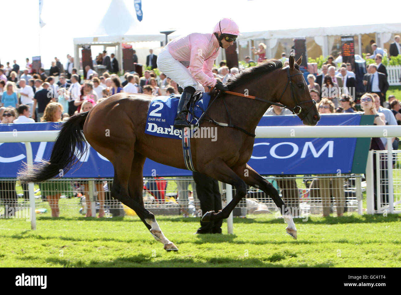 Horse Racing - 2009 Ebor Festival - Darley Yorkshire Oaks & Ladies Day ...