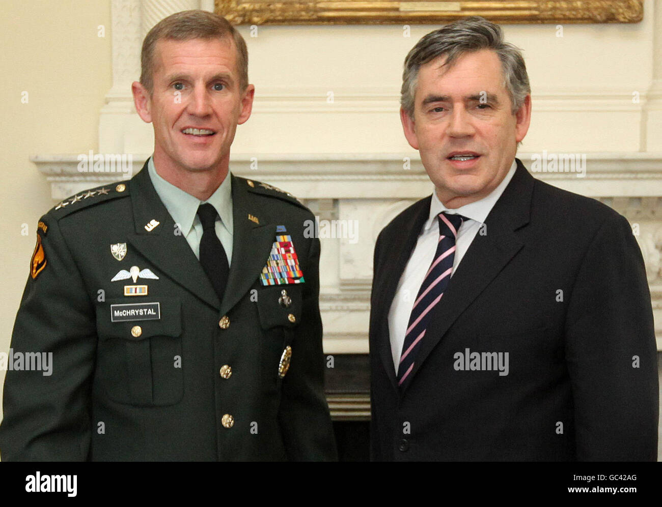 Brown meets General Stanley McChrystal Stock Photo - Alamy