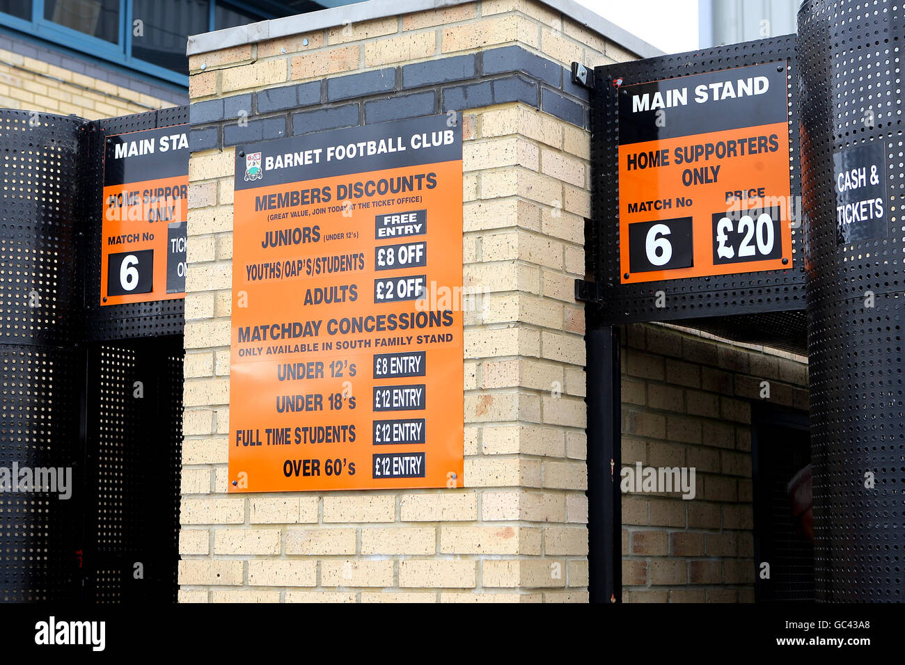 Football entrance fee hi-res stock photography and images - Alamy