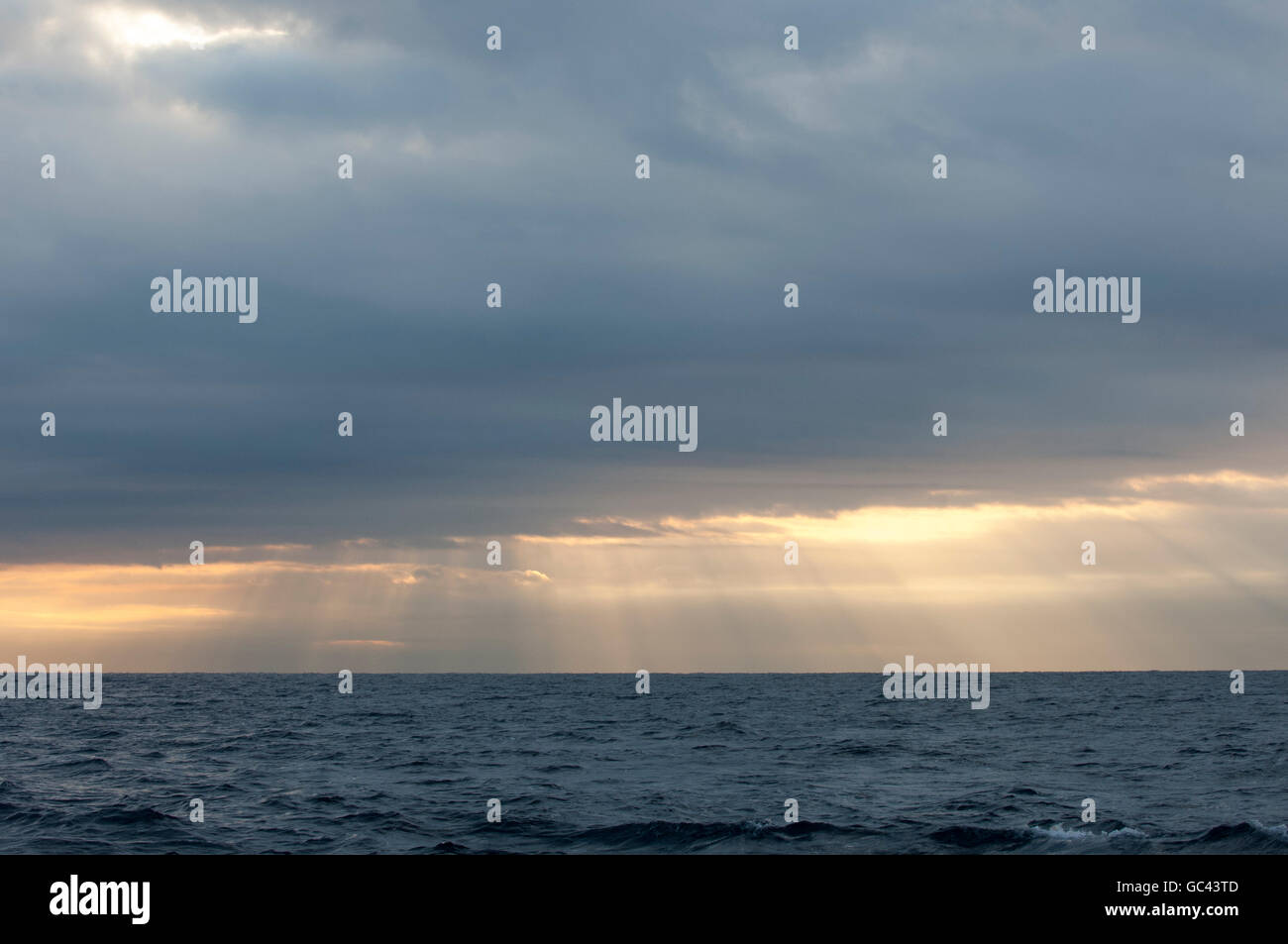 God light over ocean hi-res stock photography and images - Alamy