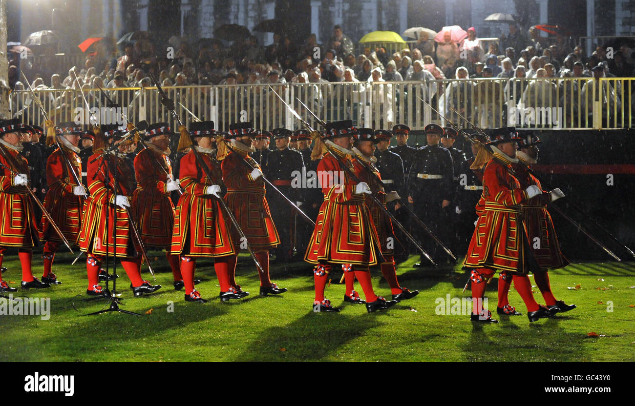 General sir richard dannatt installed new constable tower hi-res stock ...