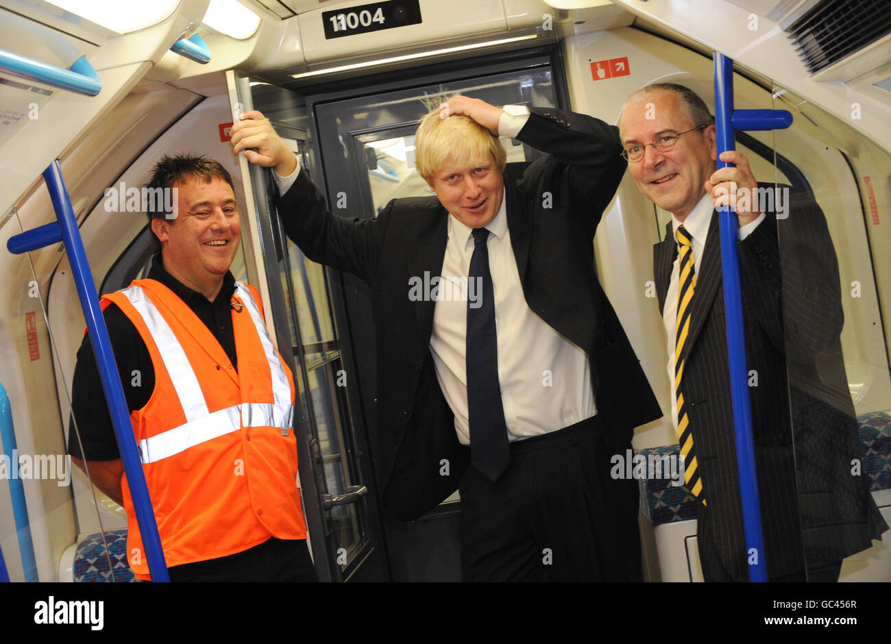 Tfl announcement hi-res stock photography and images - Alamy