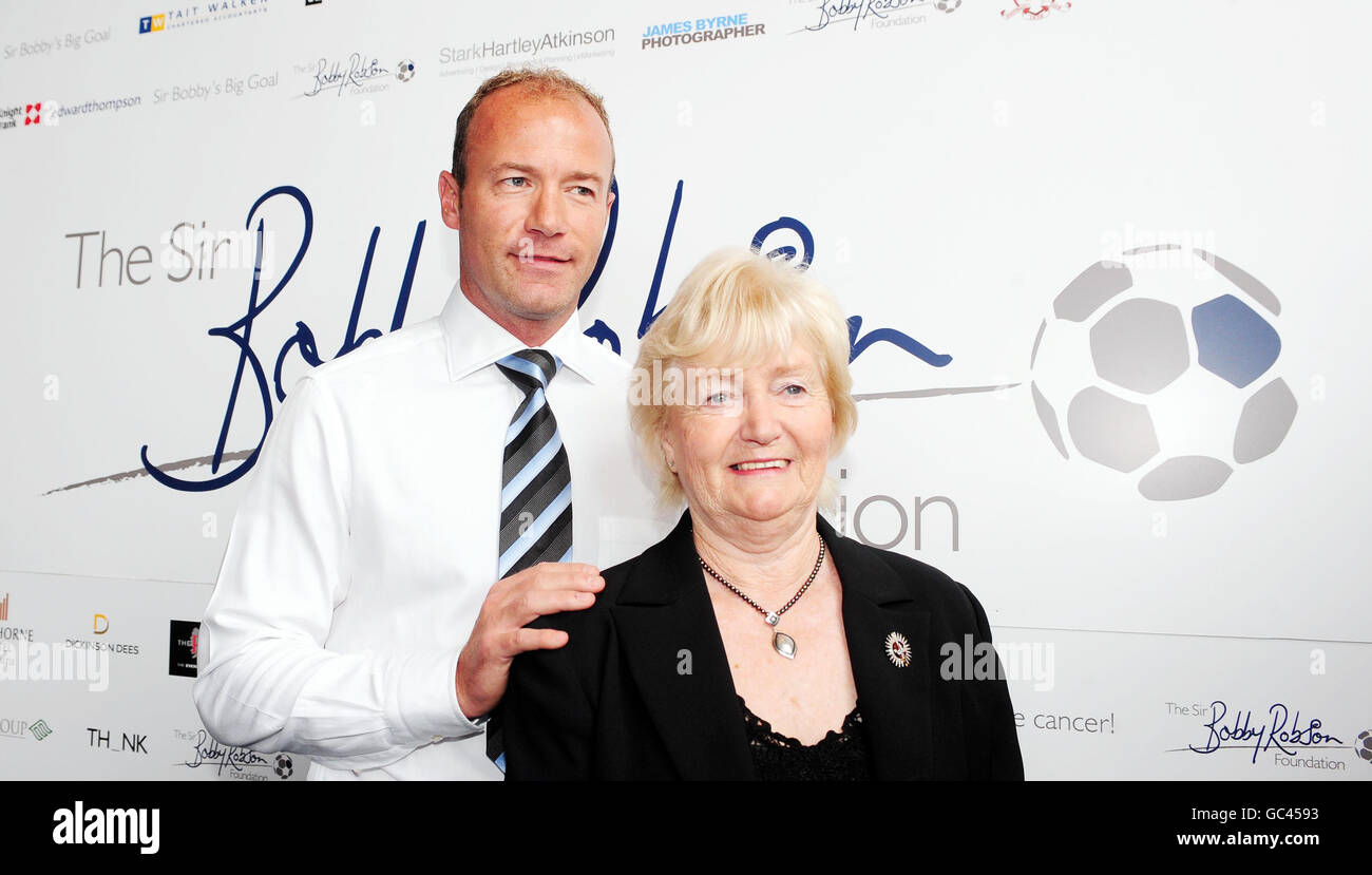 Sir Bobby Robson's widow Lady Elsie Robson and former Newcastle United ...