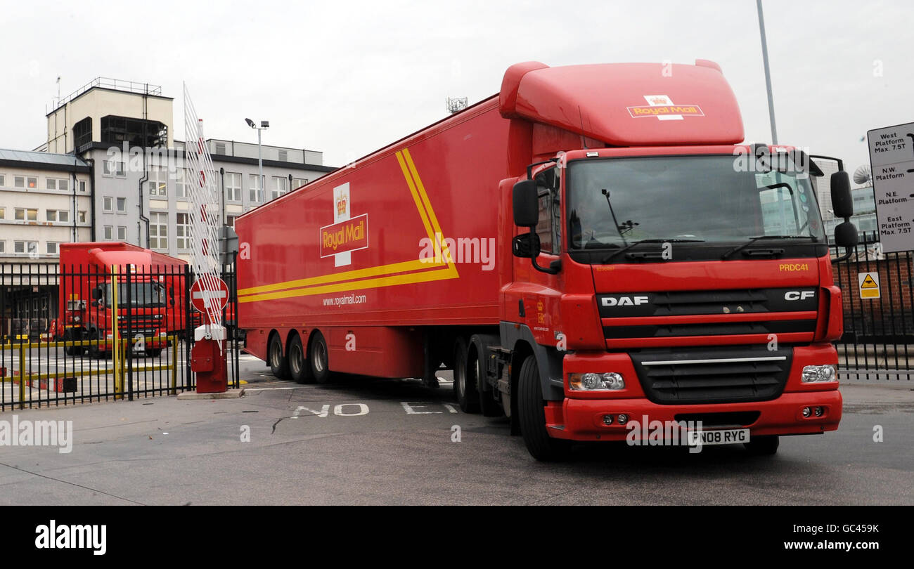 Royal Mail Lorry High Resolution Stock Photography and Images - Alamy