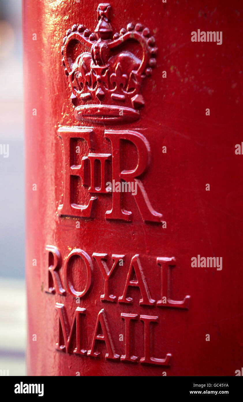 Royal mail logotype hi-res stock photography and images - Alamy