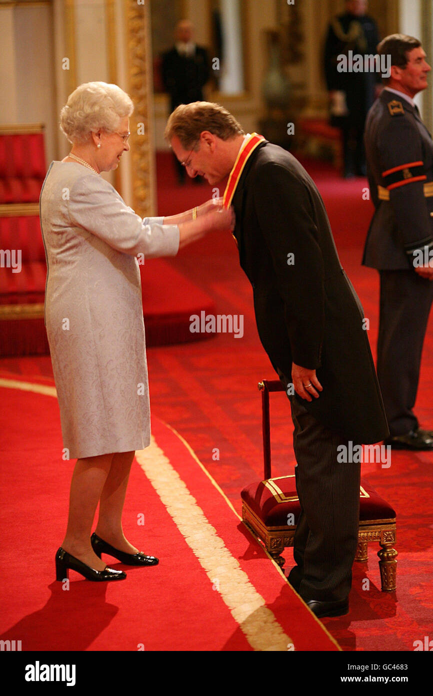 Investiture ceremony at Buckingham Palace Stock Photo - Alamy