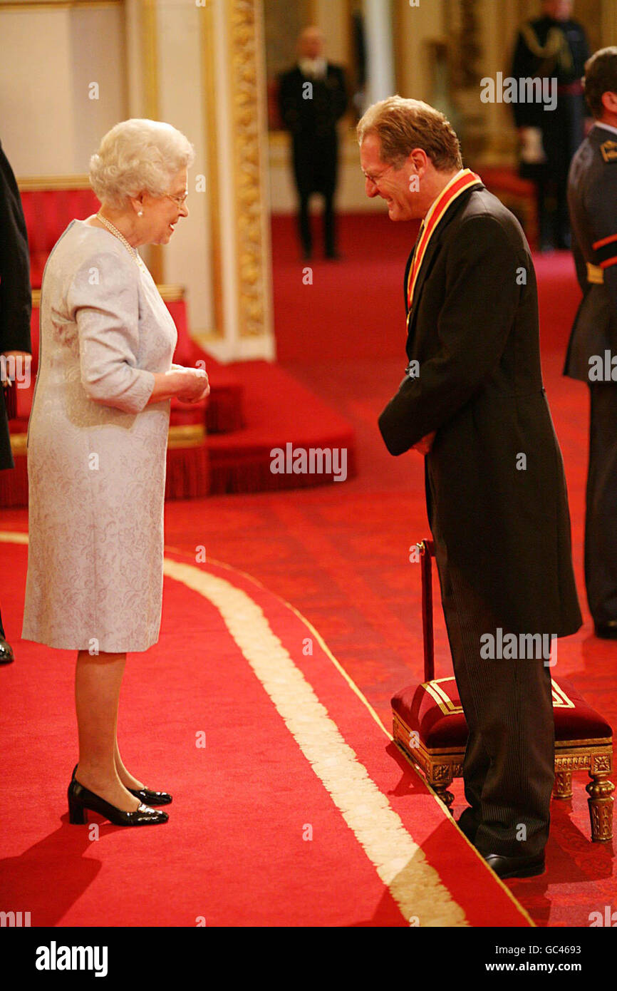 Investiture ceremony at Buckingham Palace Stock Photo - Alamy