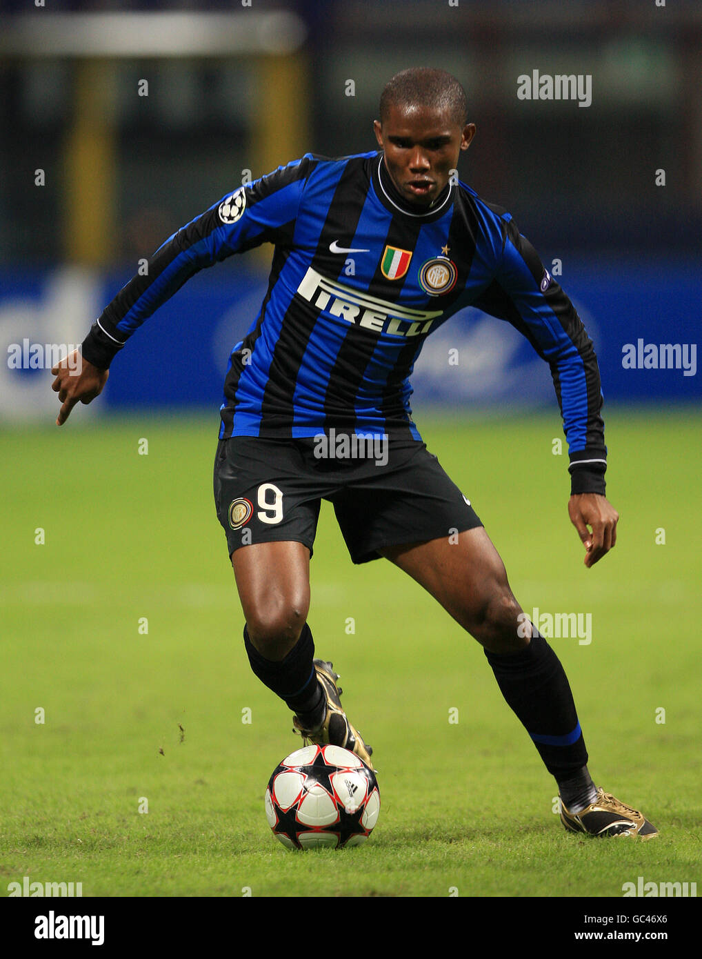 Eto'o inter hi-res stock photography and images - Alamy