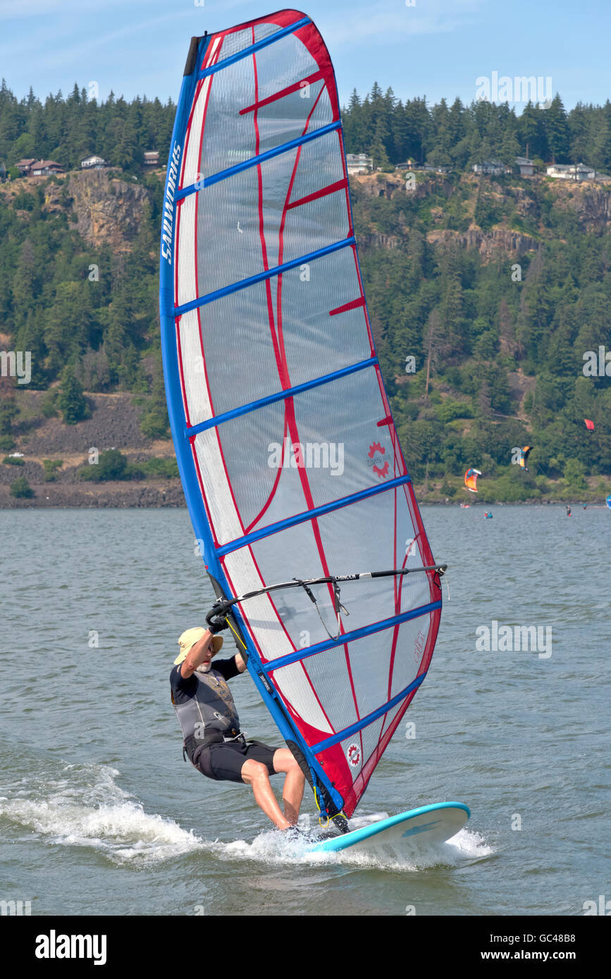Columbia River Windsurfing Stock Photos & Columbia River Windsurfing ...