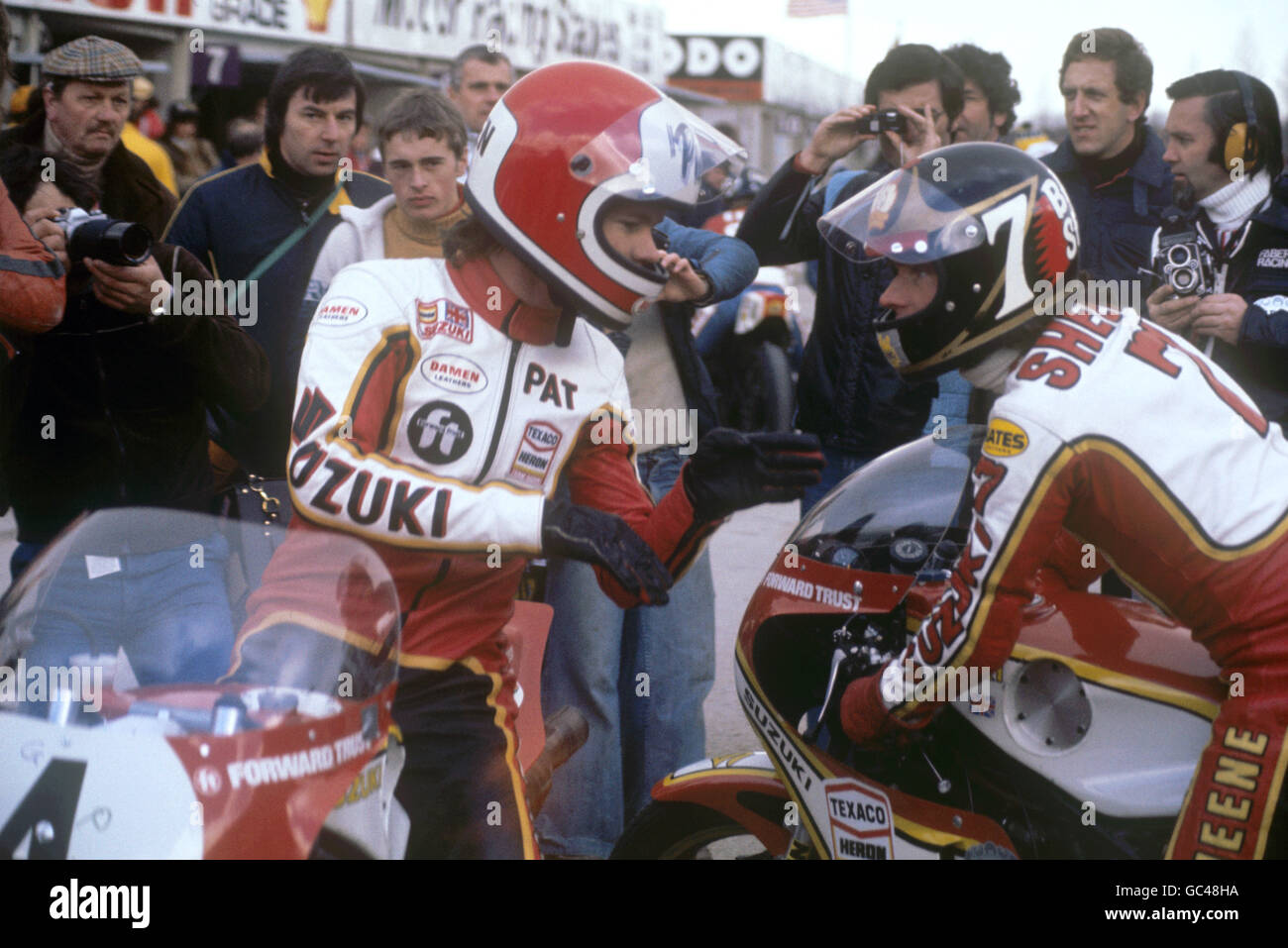 Great Britain's Barry Sheene (r) chats with Pat Hennen (USA) during ...