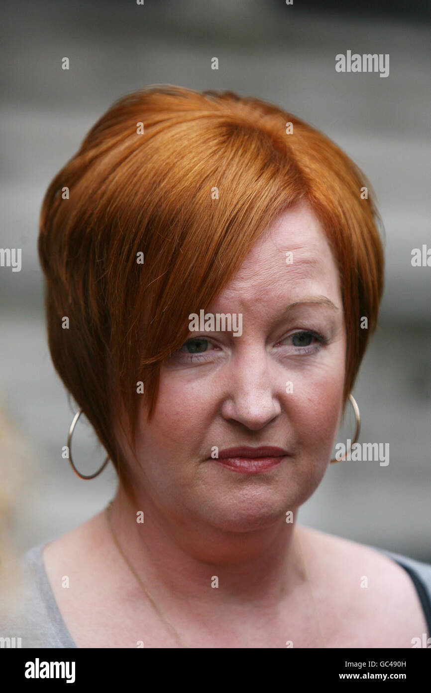 Melanie Jones, the mother of murdered schoolboy Rhys Jones, leaves the ...