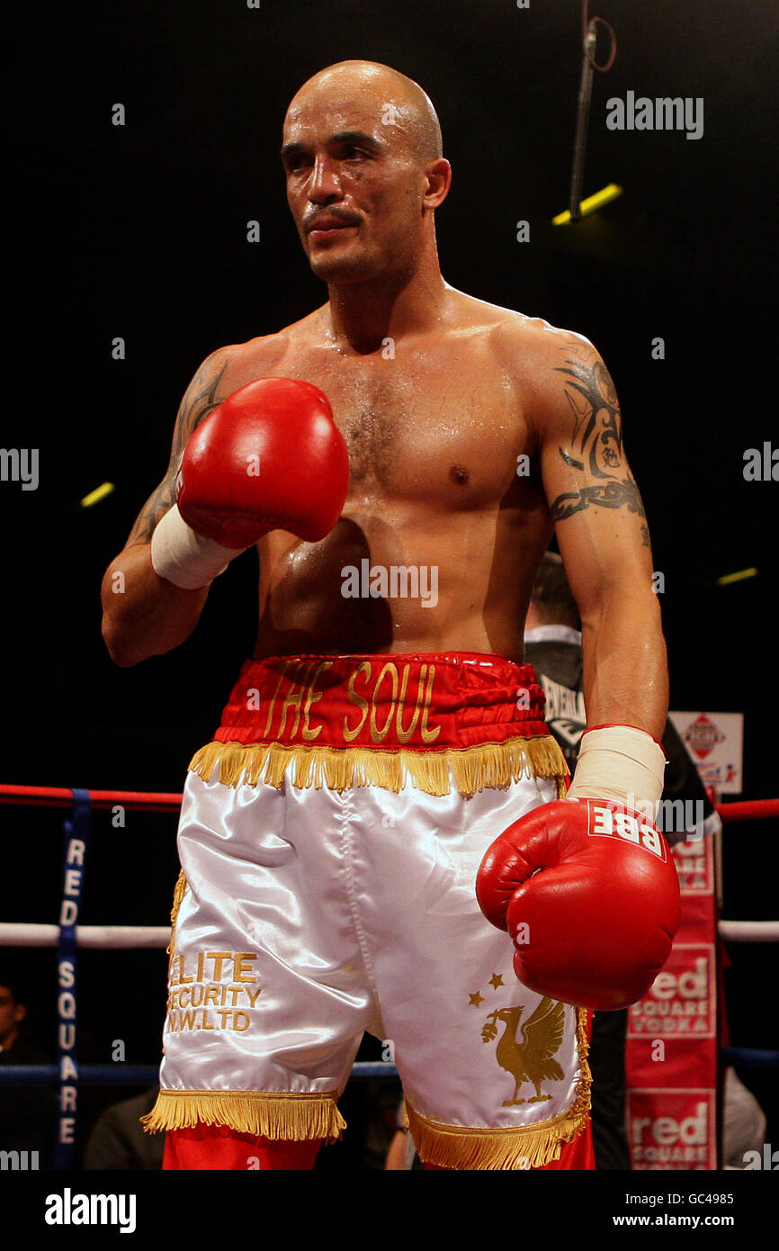 Brett flourney before his welterweight fight with kevin mcintyre hi-res ...