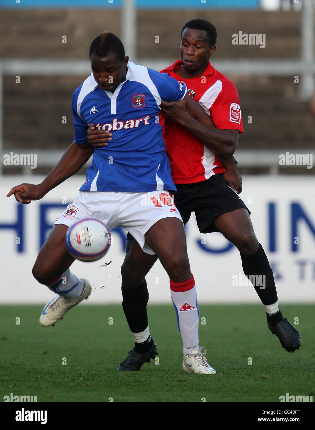 Carlisle United's Vincent Pericard (left) and Charlton Athletic's Jose ...
