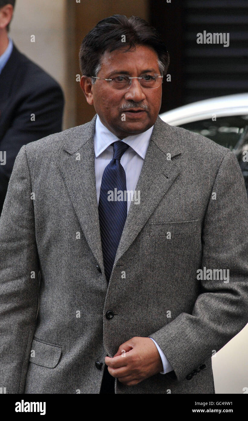 Former president of pakistan hi-res stock photography and images - Alamy
