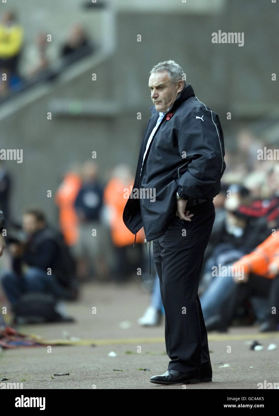 Football dejected dave jones hi-res stock photography and images - Alamy
