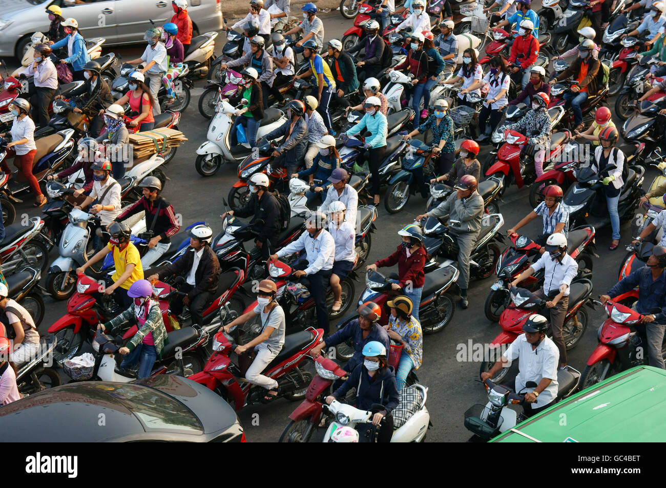 Amazing trafic of Asia city, group citizen on private vehicle in rush ...