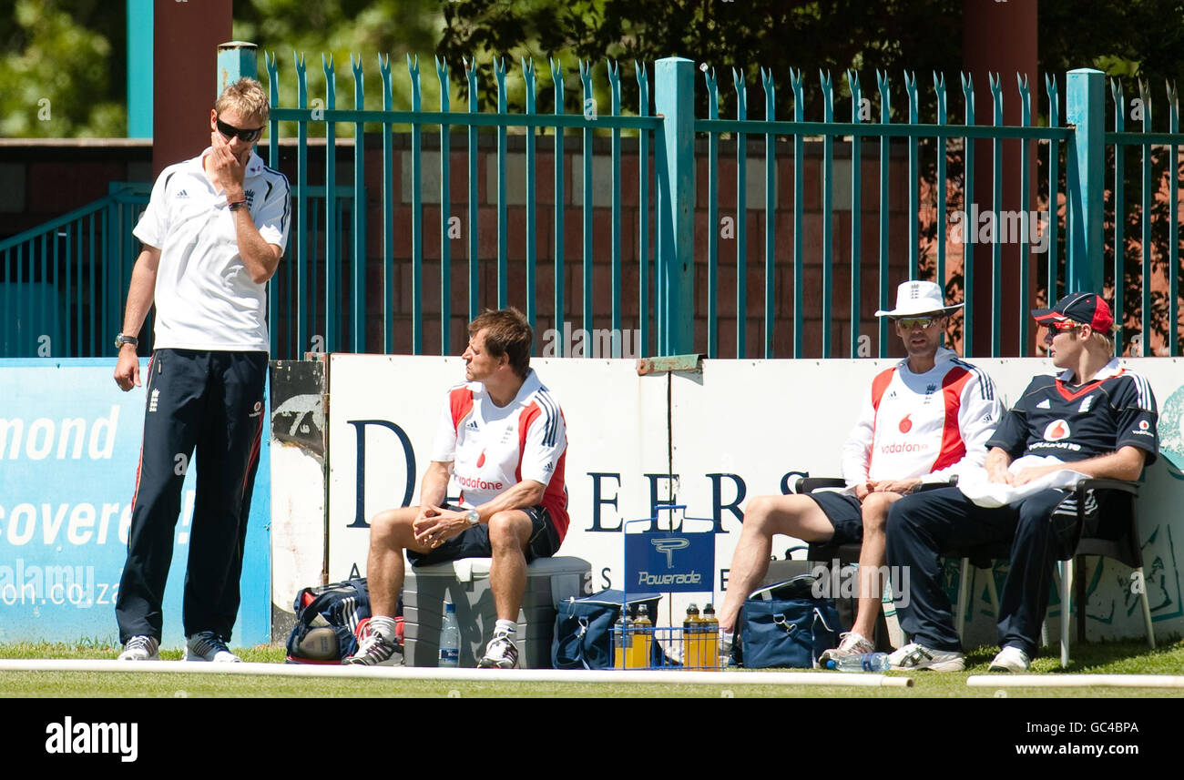 Beers at cricket hi-res stock photography and images - Alamy