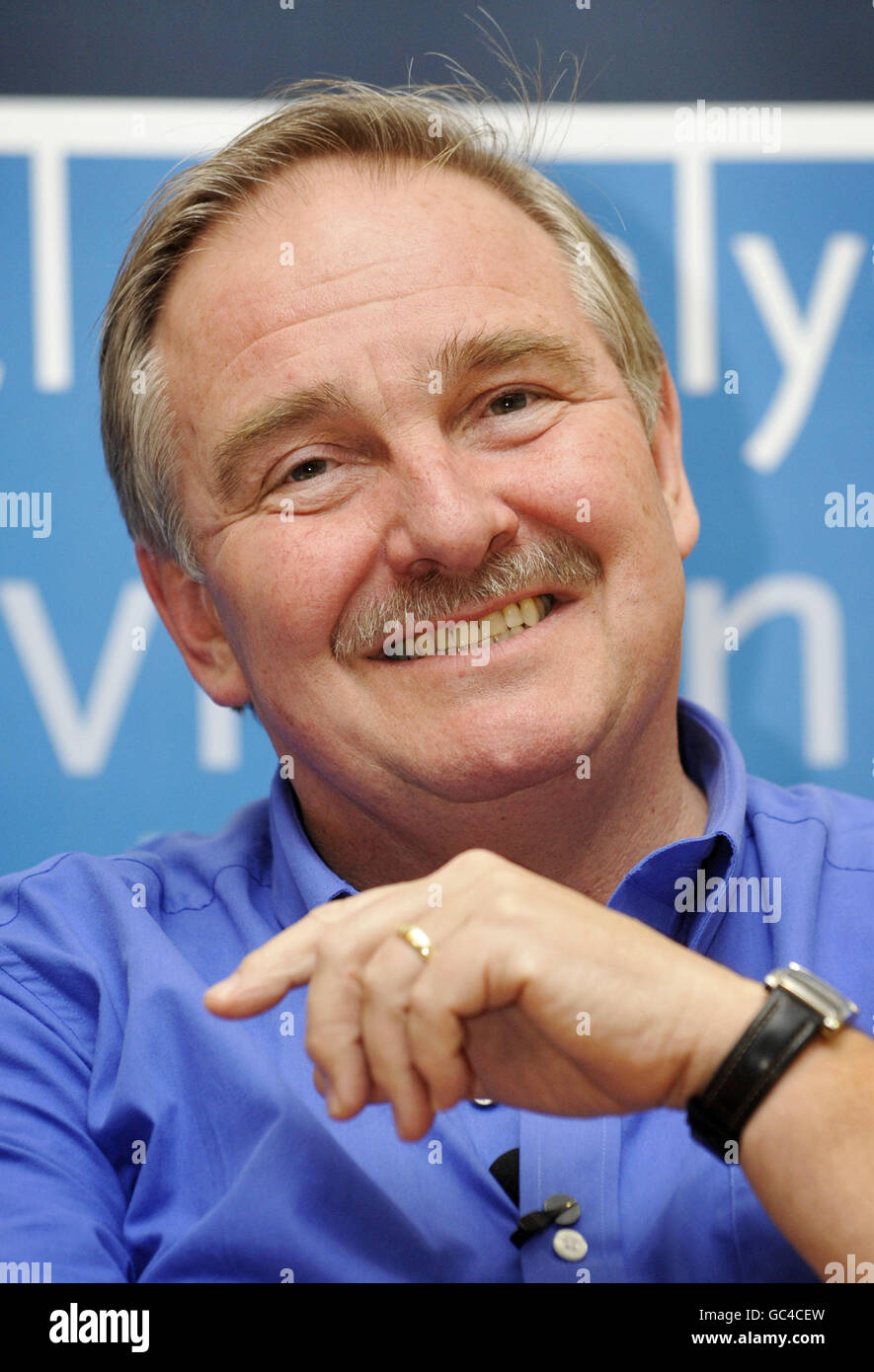 Professor david nutt press conference hi-res stock photography and ...
