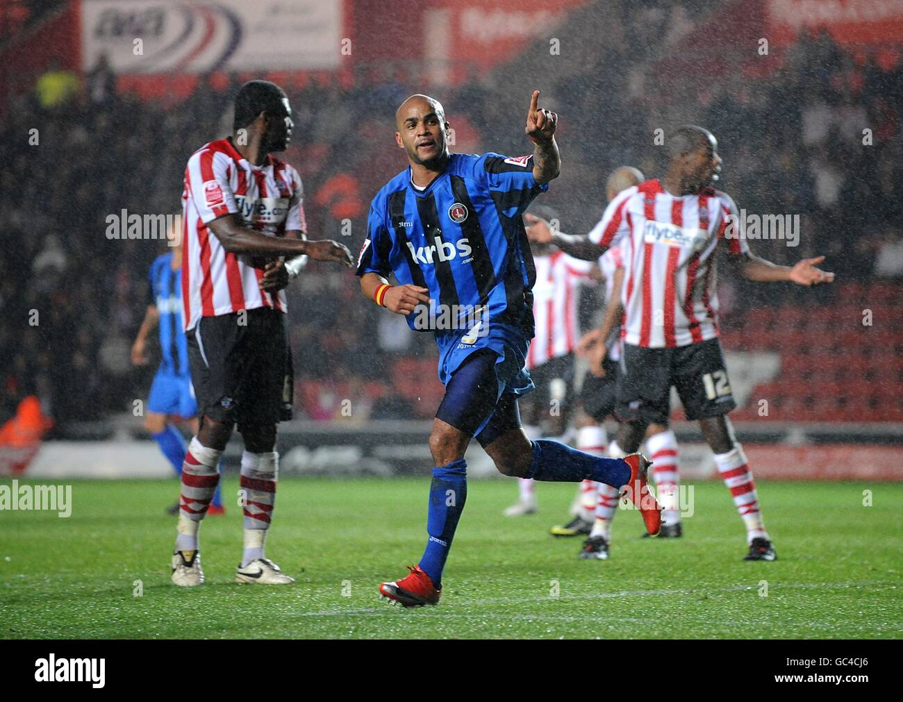 Charlton athletics leon mckenzie hi-res stock photography and images ...