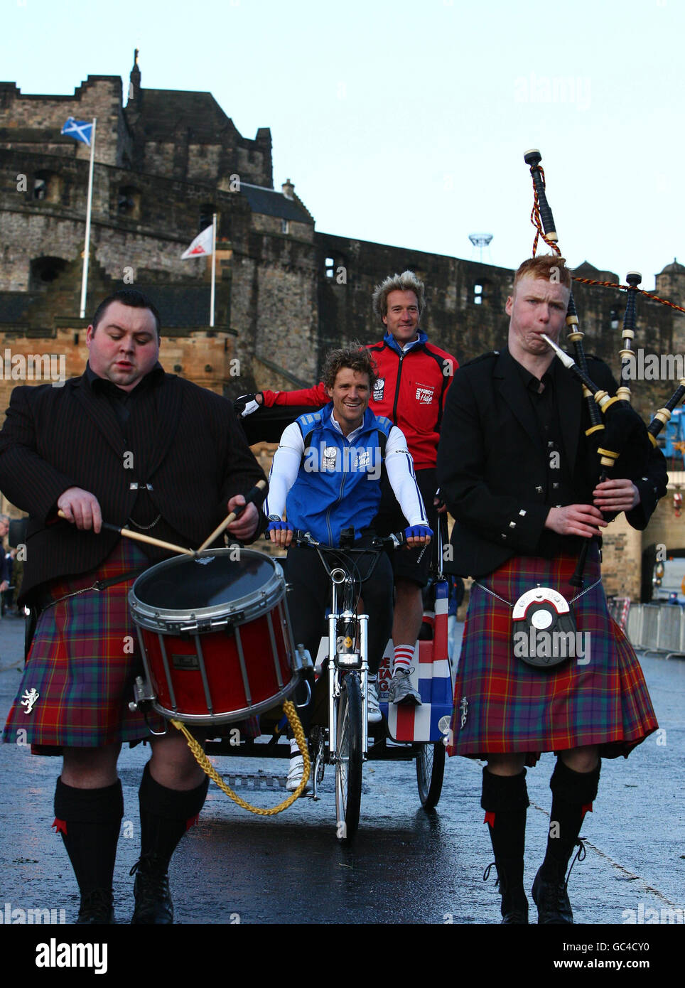 Ride for Britain rickshaw challenge Stock Photo - Alamy