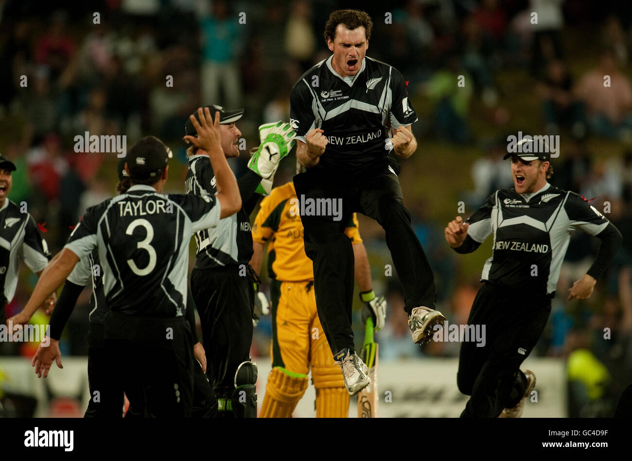 New zealands kyle mills hi-res stock photography and images - Alamy