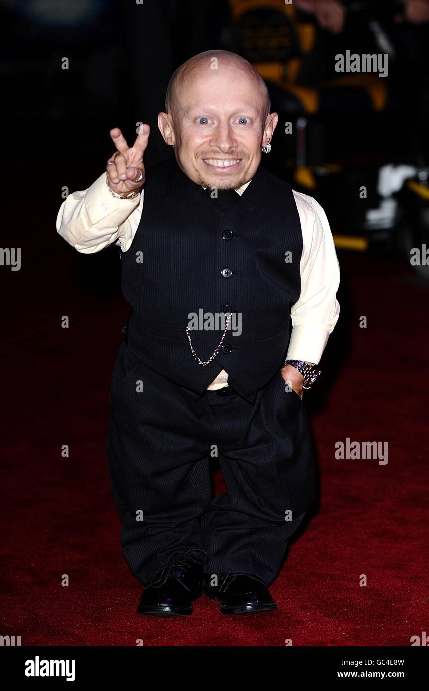 Vern troyer arriving uk film premiere imaginarium doctor parnassus hi ...