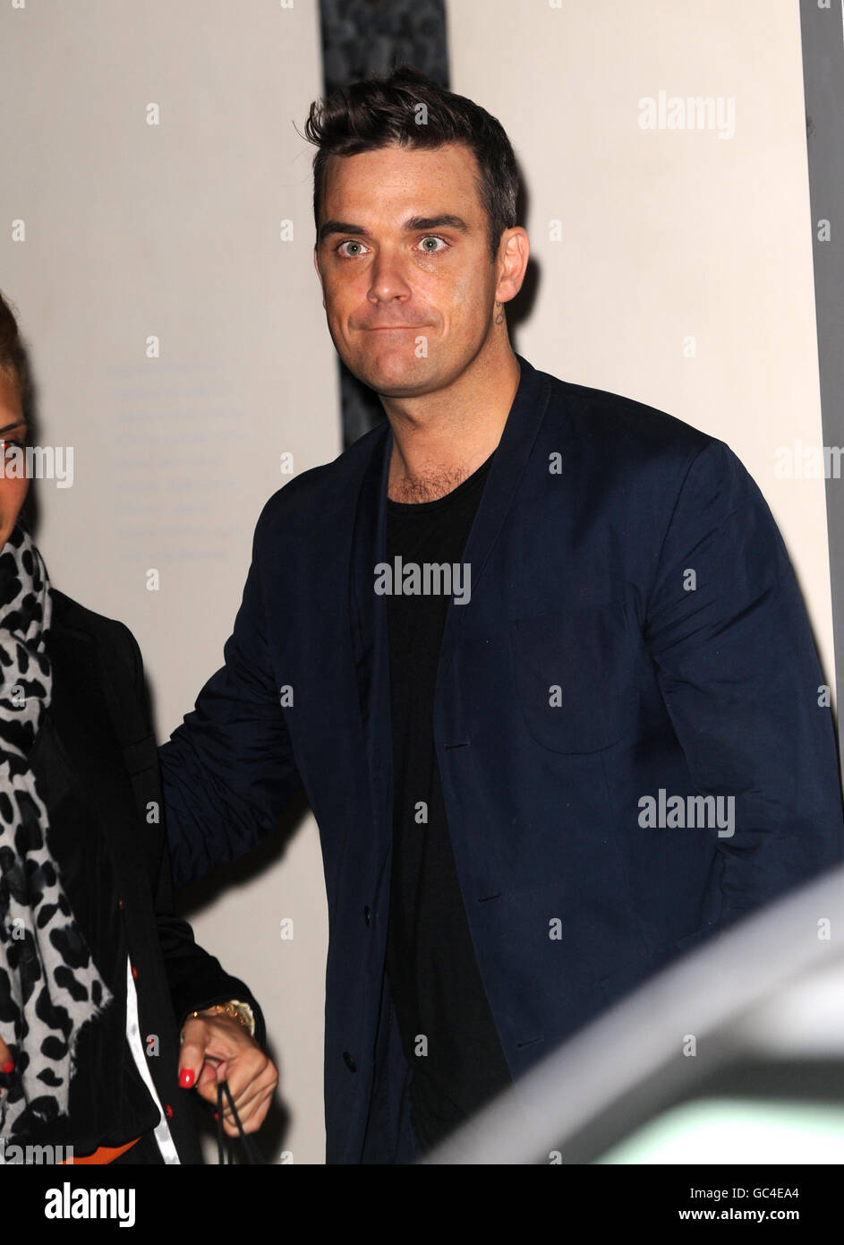 Robbie Williams sighting - London Stock Photo - Alamy
