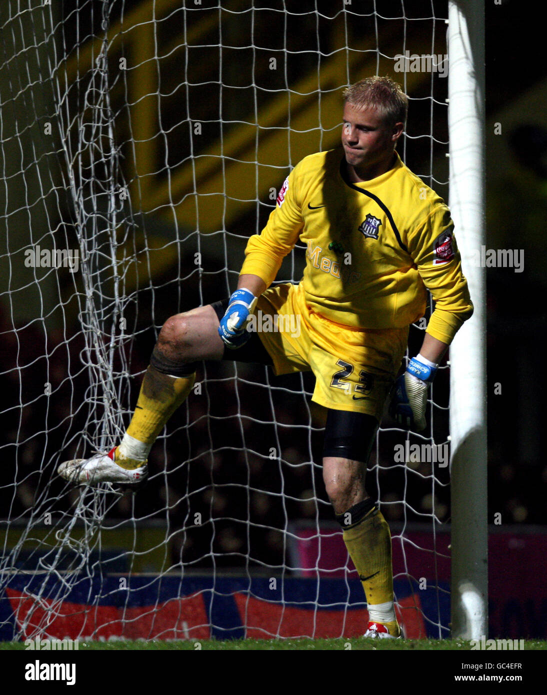 Kasper schmeichel trophy hi-res stock photography and images - Alamy