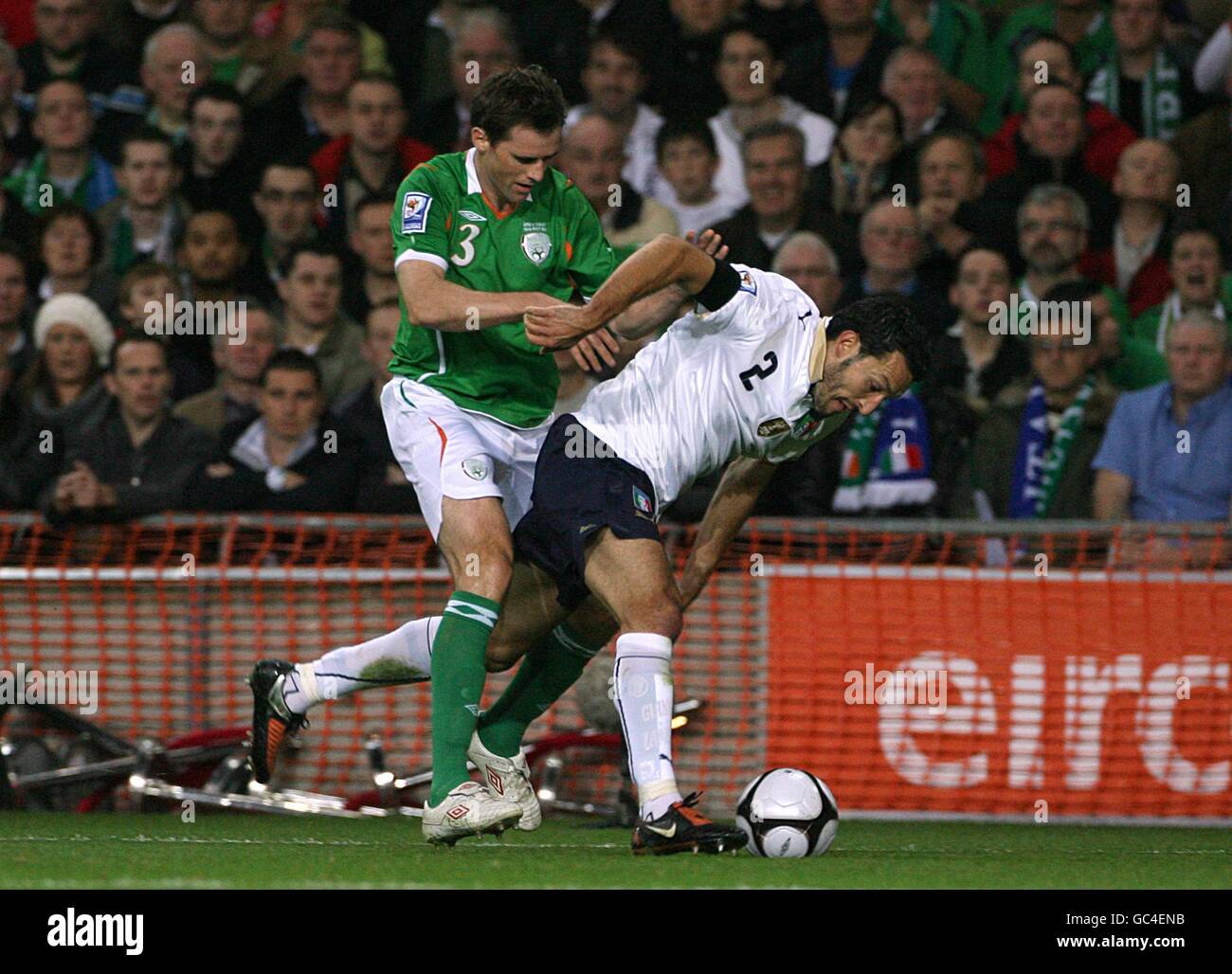 Republic irelands kevin kilbane hi-res stock photography and images - Alamy