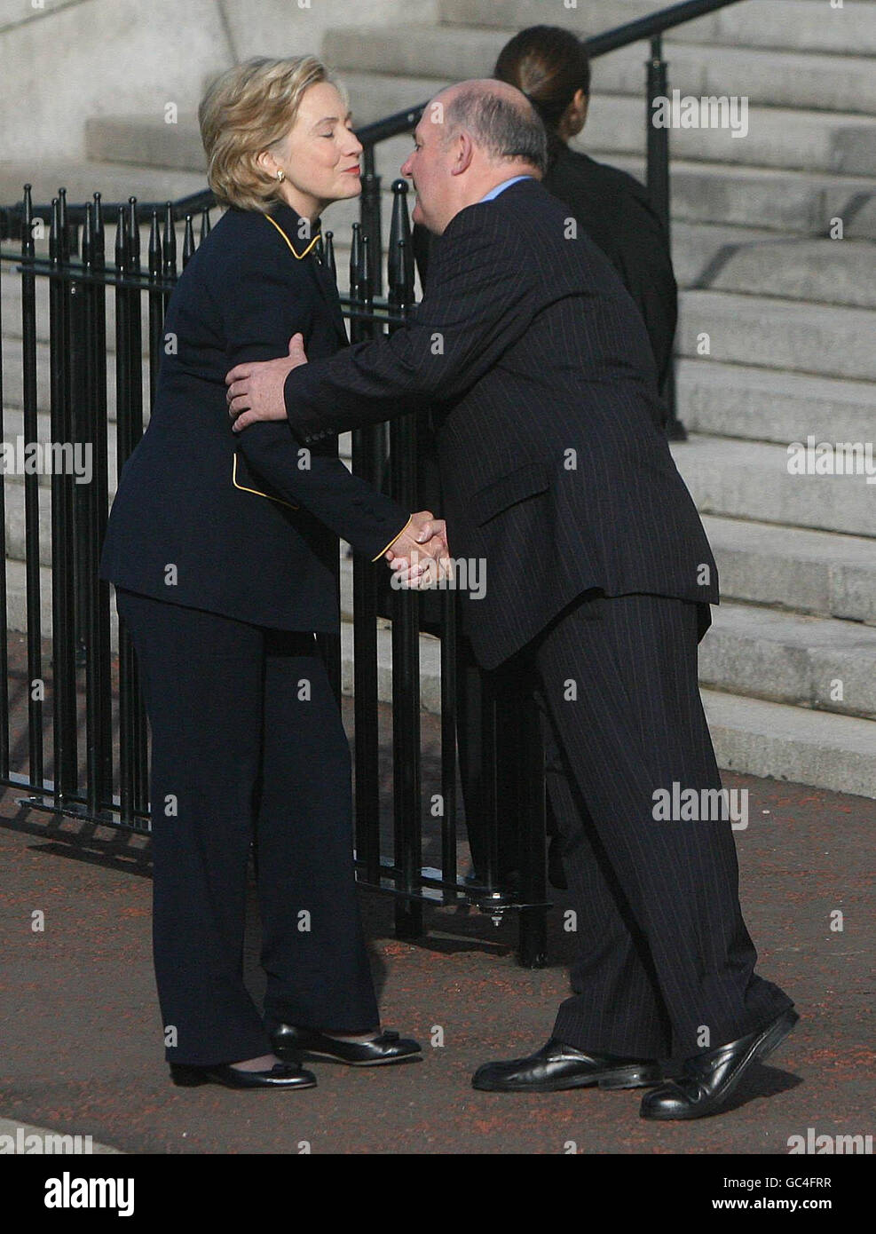 Hillary clinton shaking hands hi-res stock photography and images - Alamy
