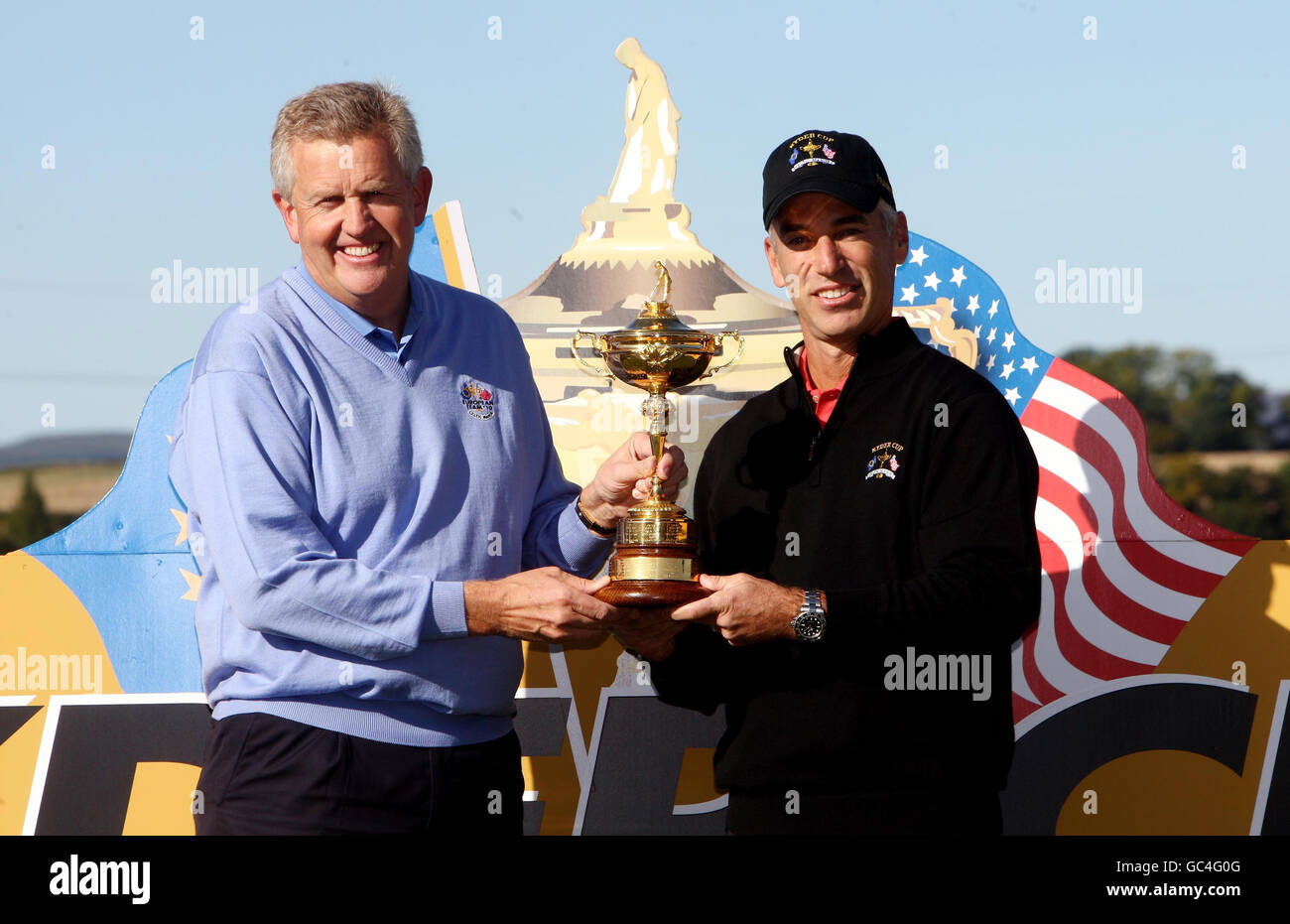 Ryder Cup captains Corey Pavin of the USA (right) and Europe's Colin ...