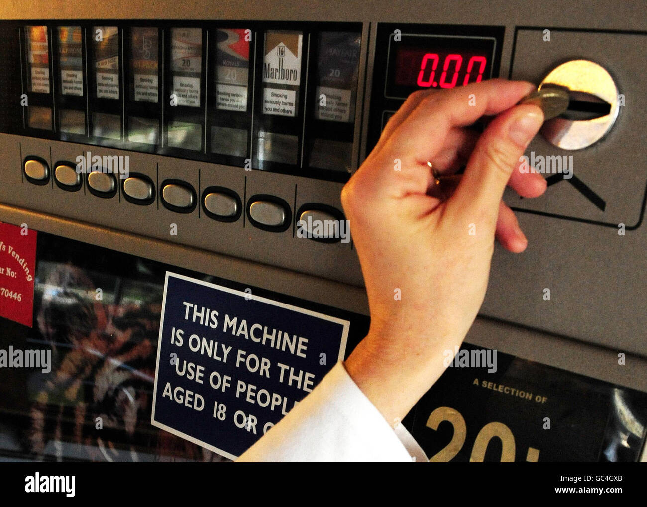 Cigarette vending machine ban Stock Photo - Alamy