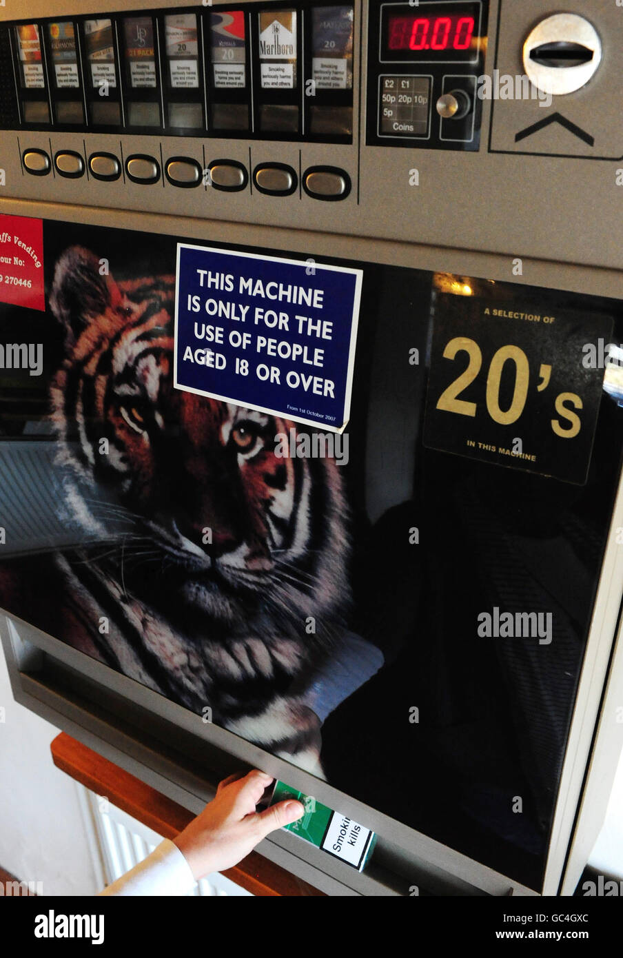 Cigarette vending machine ban Stock Photo - Alamy