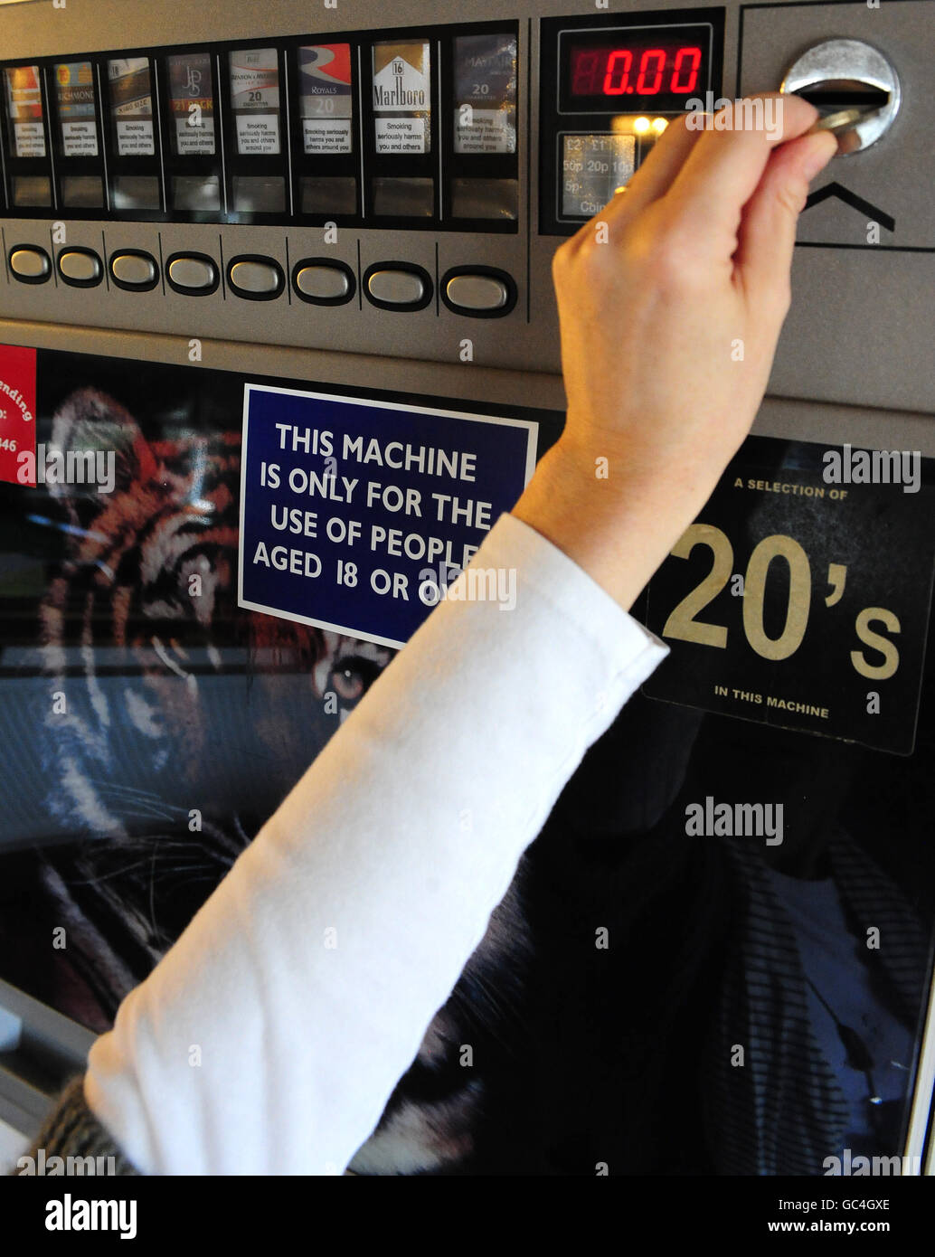 Cigarette vending machine ban Stock Photo - Alamy