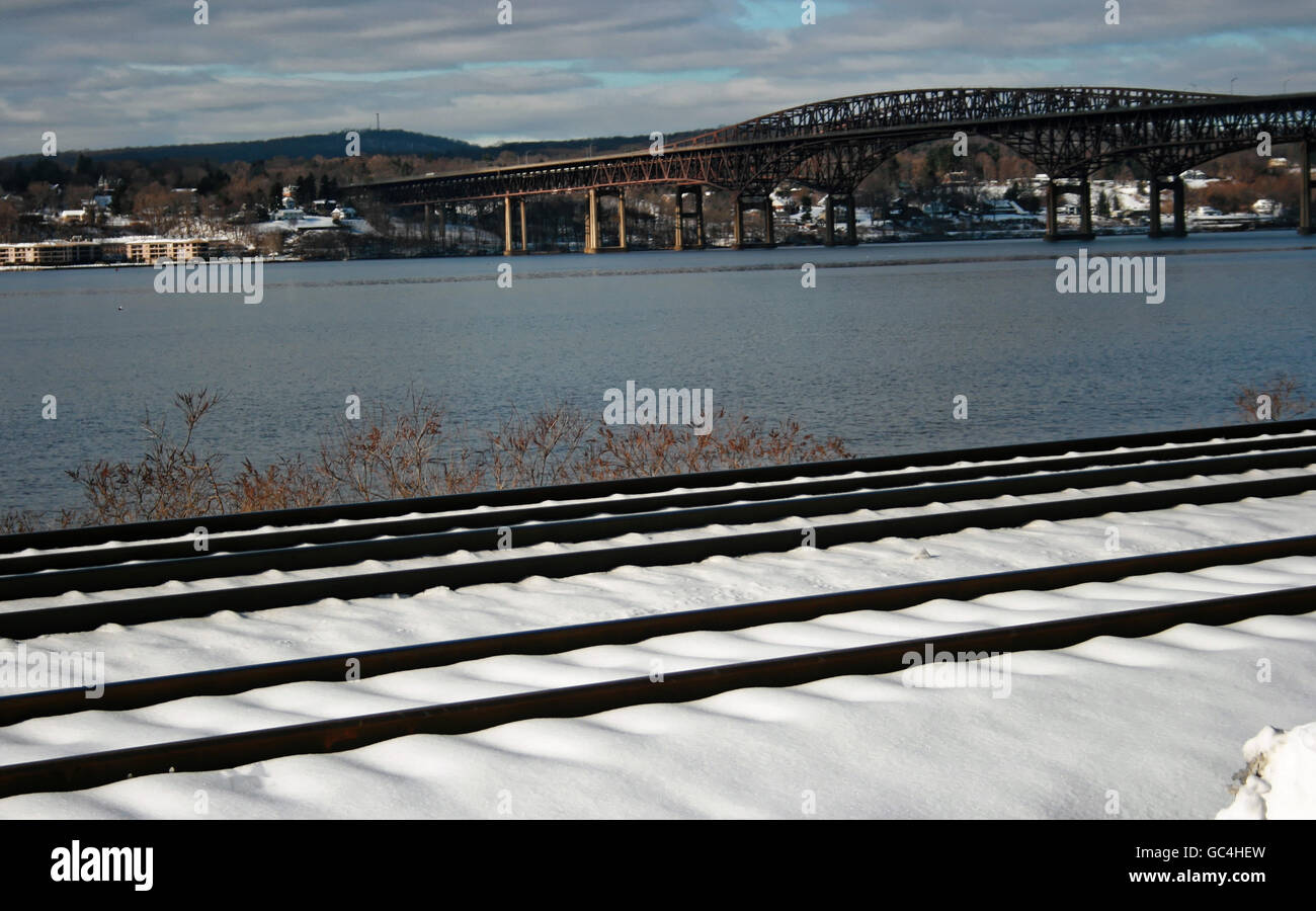Snow train track with Hudson river in the background Stock Photo - Alamy